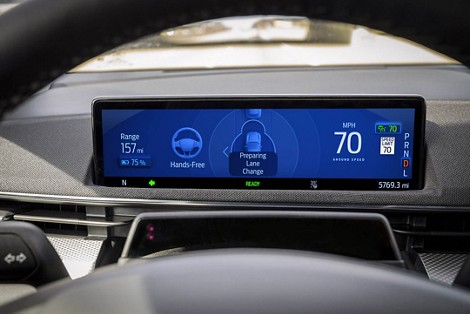 Ford BlueCruise Hands-Free Driving | Maps & Features | Ford.ca