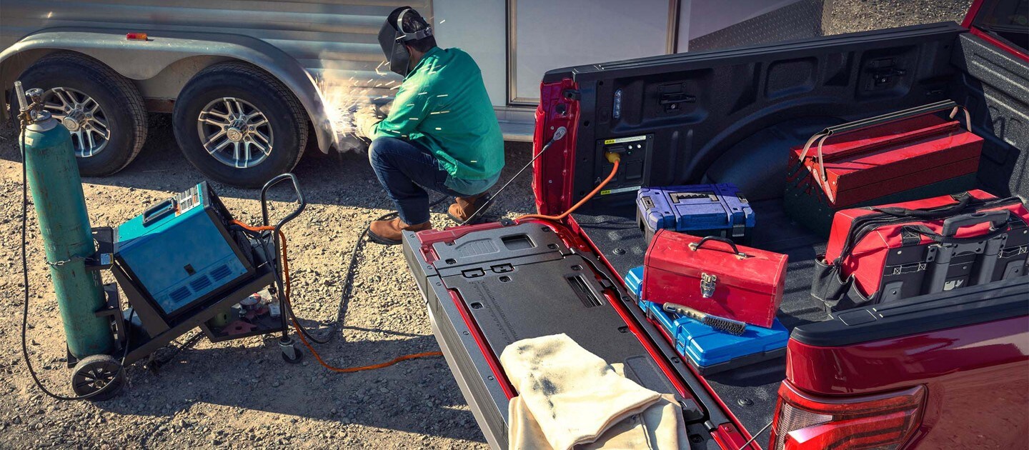 The F-150® Truck Family | All-Electric Lightning, Hybrid & Gas Pickup ...